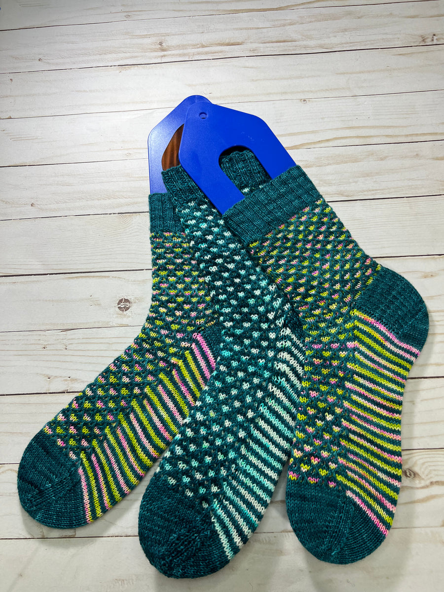 Dress Right Dress Sock Pattern – AT Haynes House Yarns